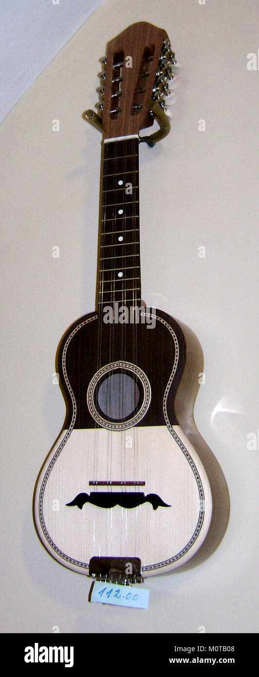 Portuguese folk instruments hi-res stock photography and images - Alamy