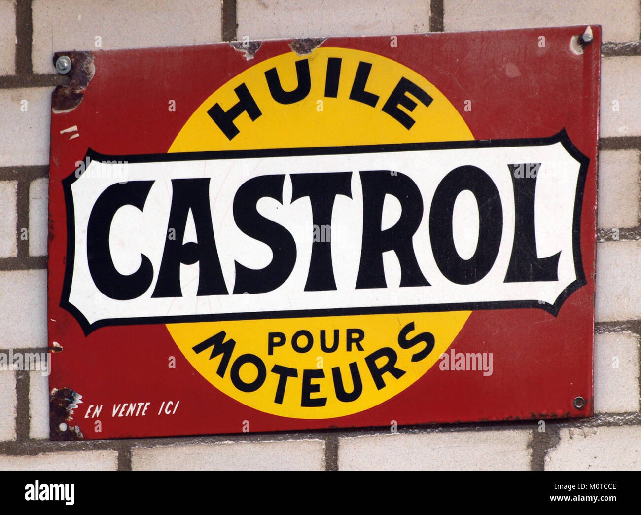 Vintage enamel advertising signs hi-res stock photography and images ...