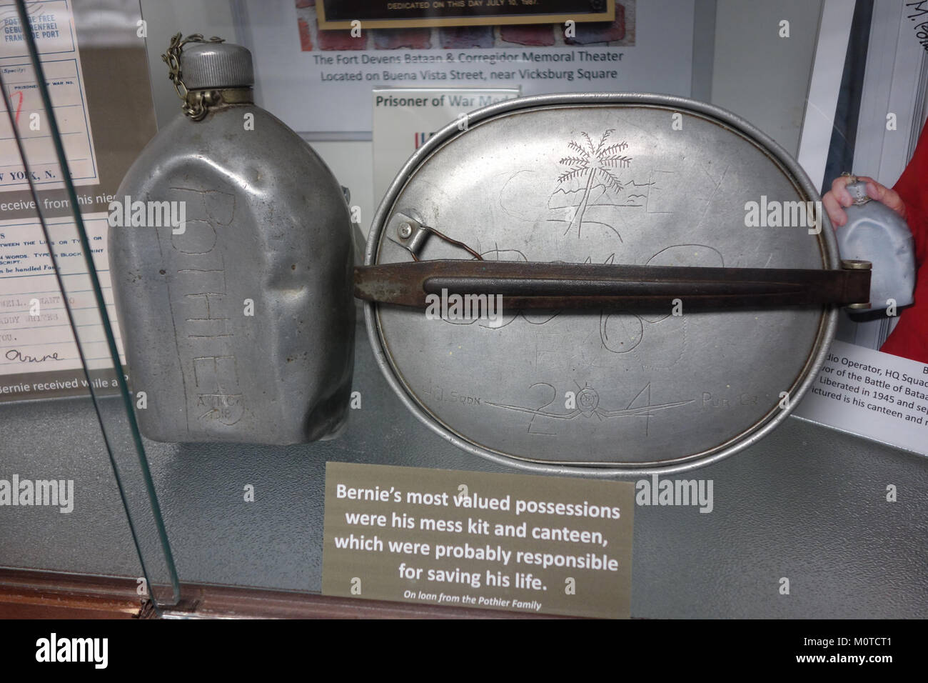Mess kit hi-res stock photography and images - Alamy