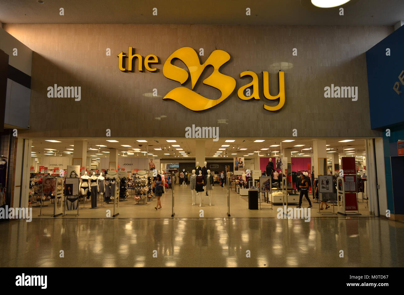 Shopping center amenities hi-res stock photography and images - Alamy