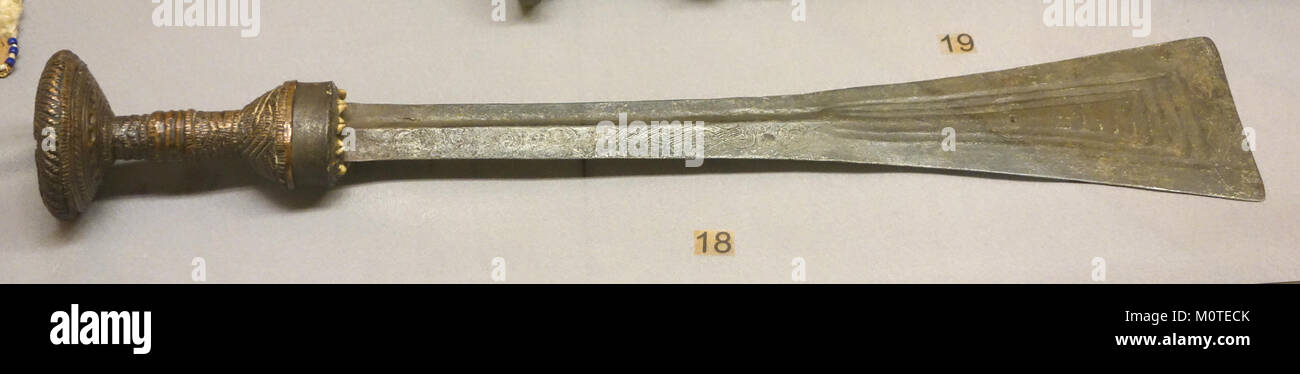 Ceremonial sword (ilwoon) - Kuba - Royal Museum for Central Africa ...