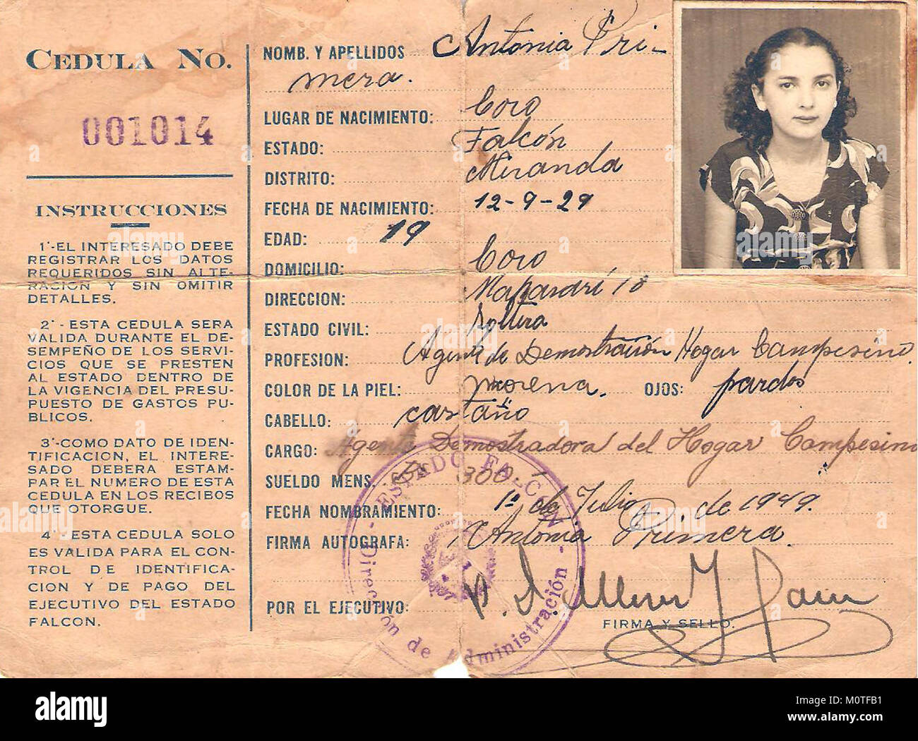 Vintage id card identity card hi-res stock photography and images - Alamy