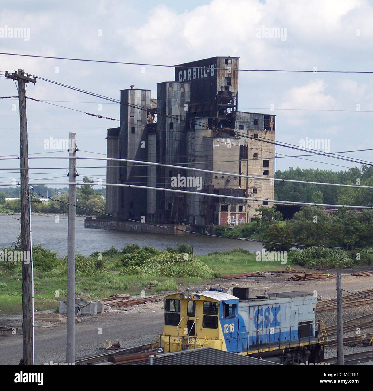 Grain elevator located in hi-res stock photography and images - Alamy