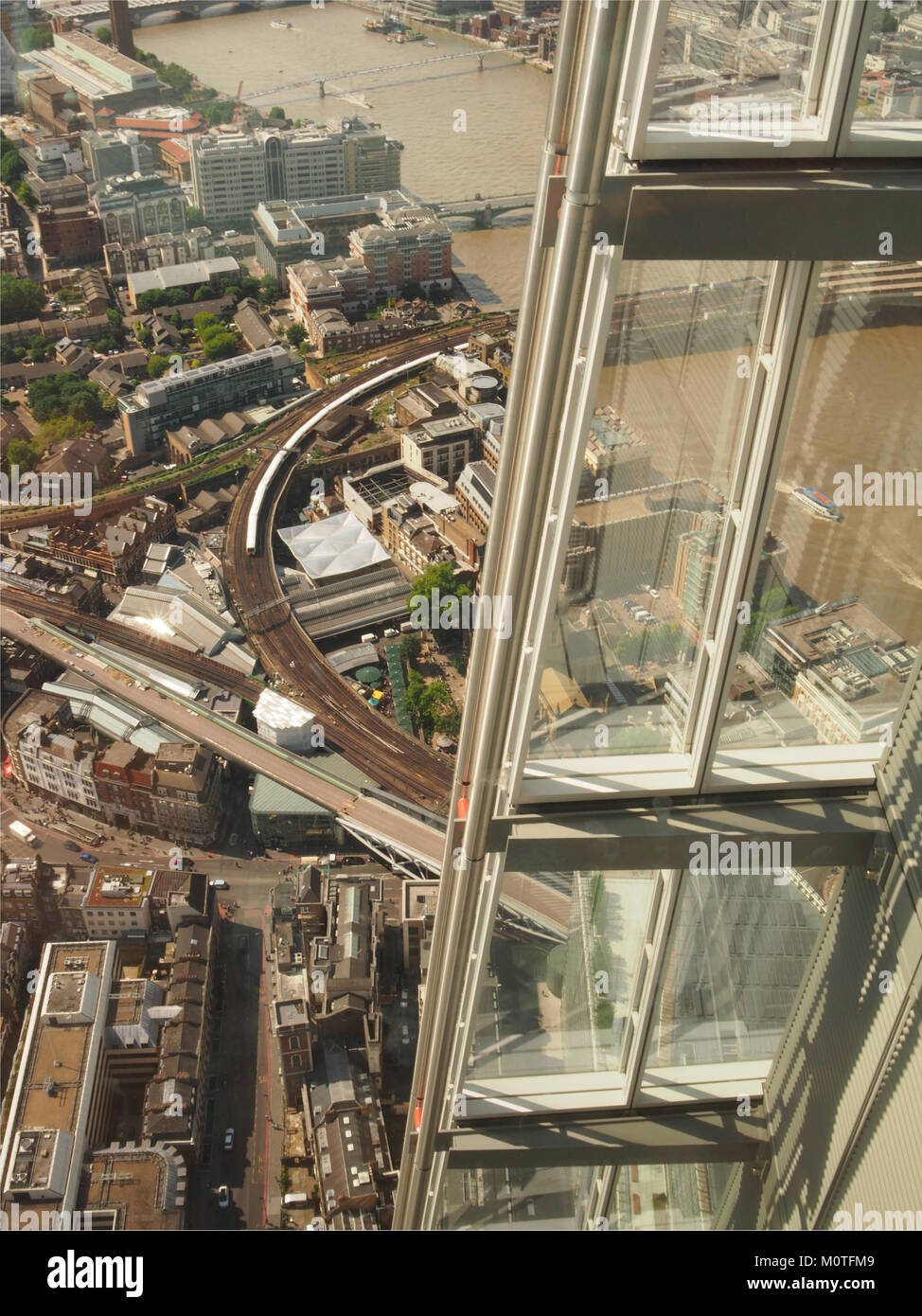 View from across river busy hi-res stock photography and images - Alamy