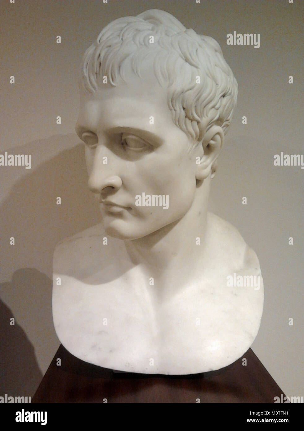 This statue of Napoleon Bonaparte by Antonio Canova, a neoclassical ...