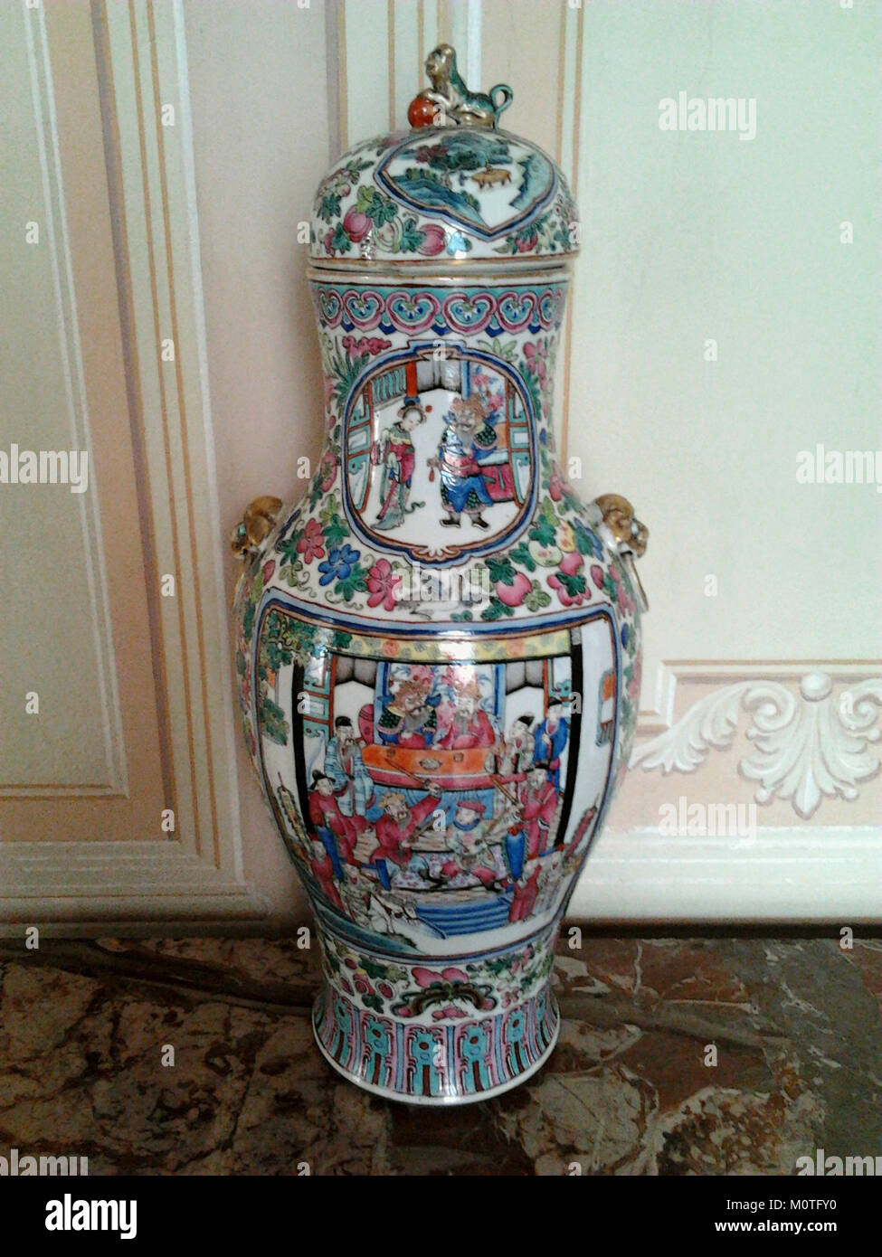 The Canton Vase with a cover is a fine example of Chinese export ...