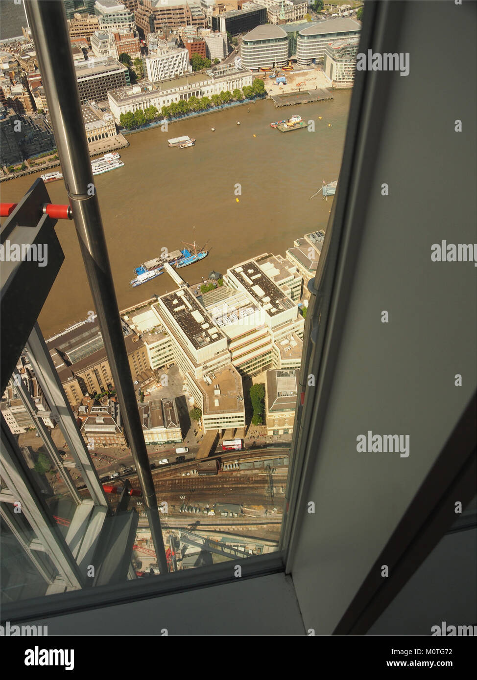 Thames river, aerial, birds eye view hi-res stock photography and ...