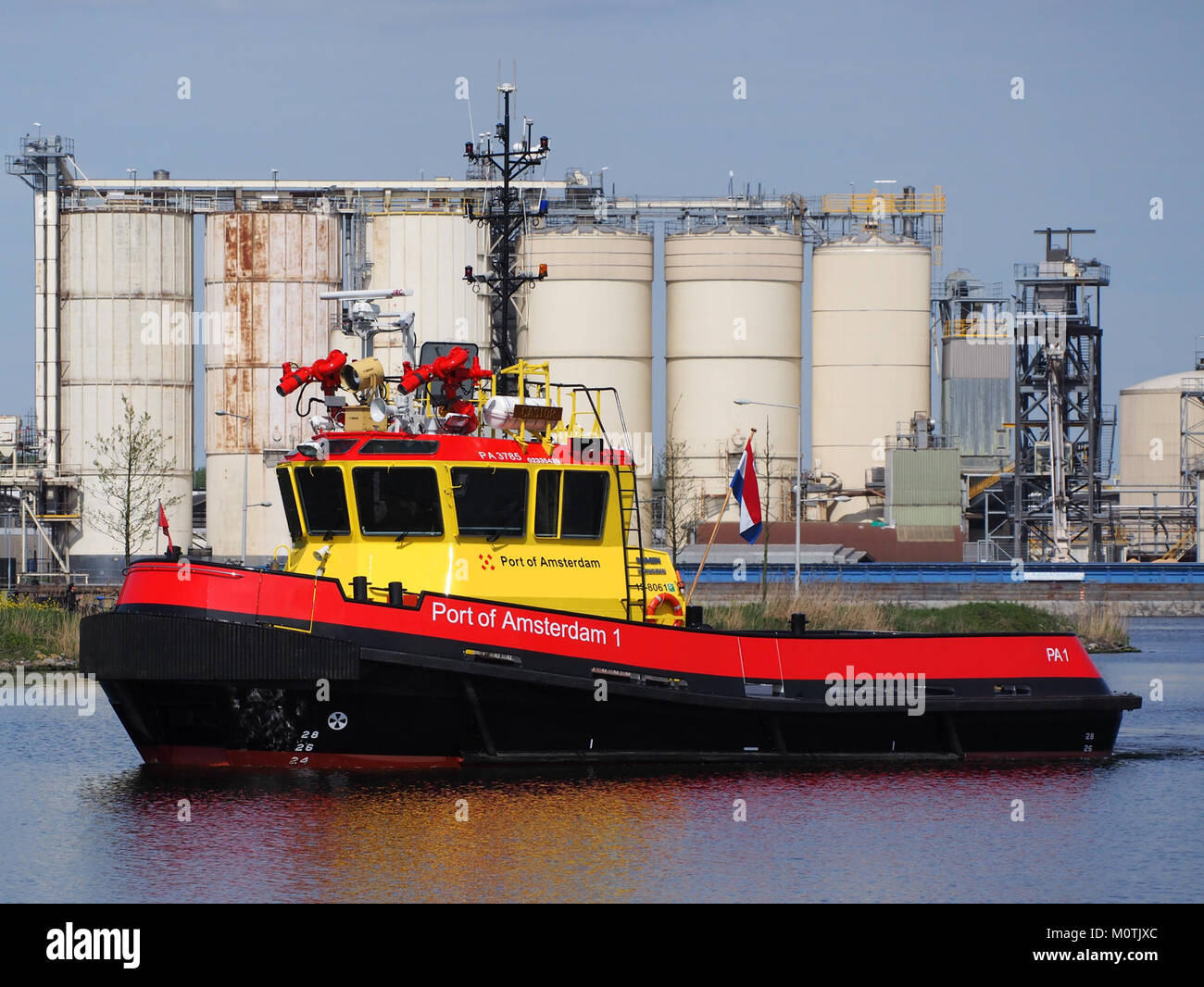 This refers to a photo of the Castor ENI vessel at Minervahaven, Port ...