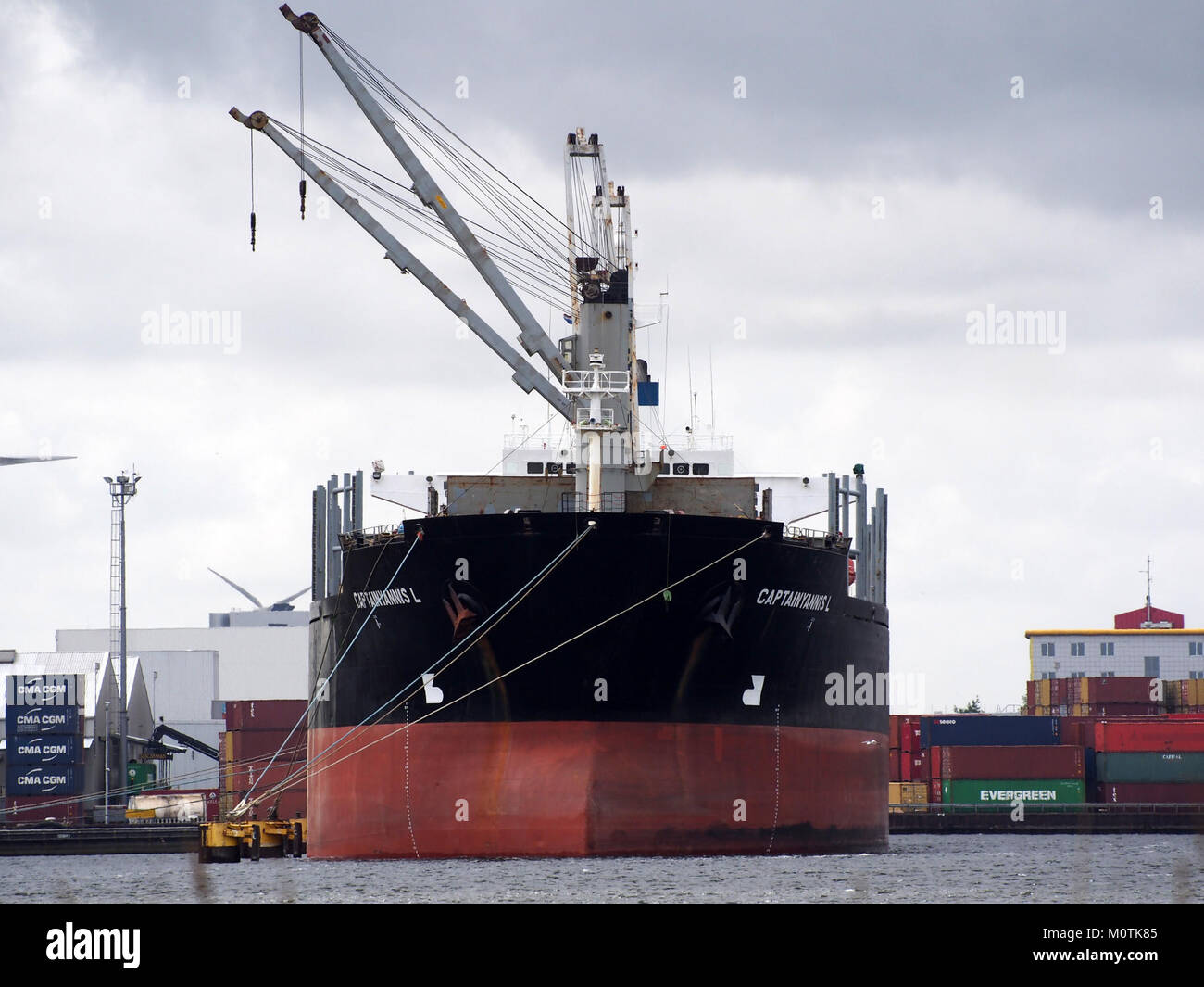 The Captainyannis L is a large cargo vessel identified by IMO number ...