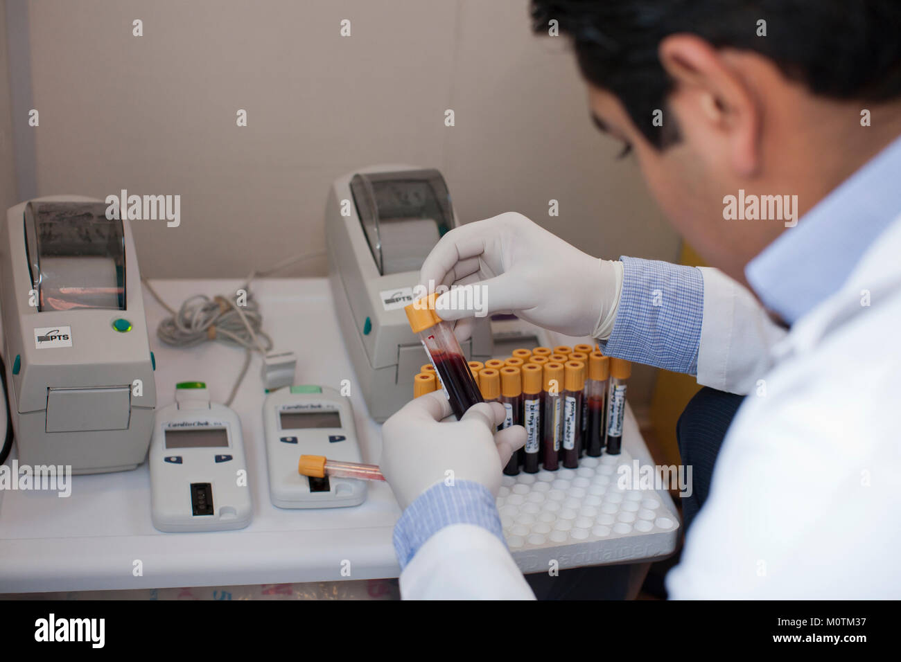 Prueba del vih sida hi-res stock photography and images - Alamy