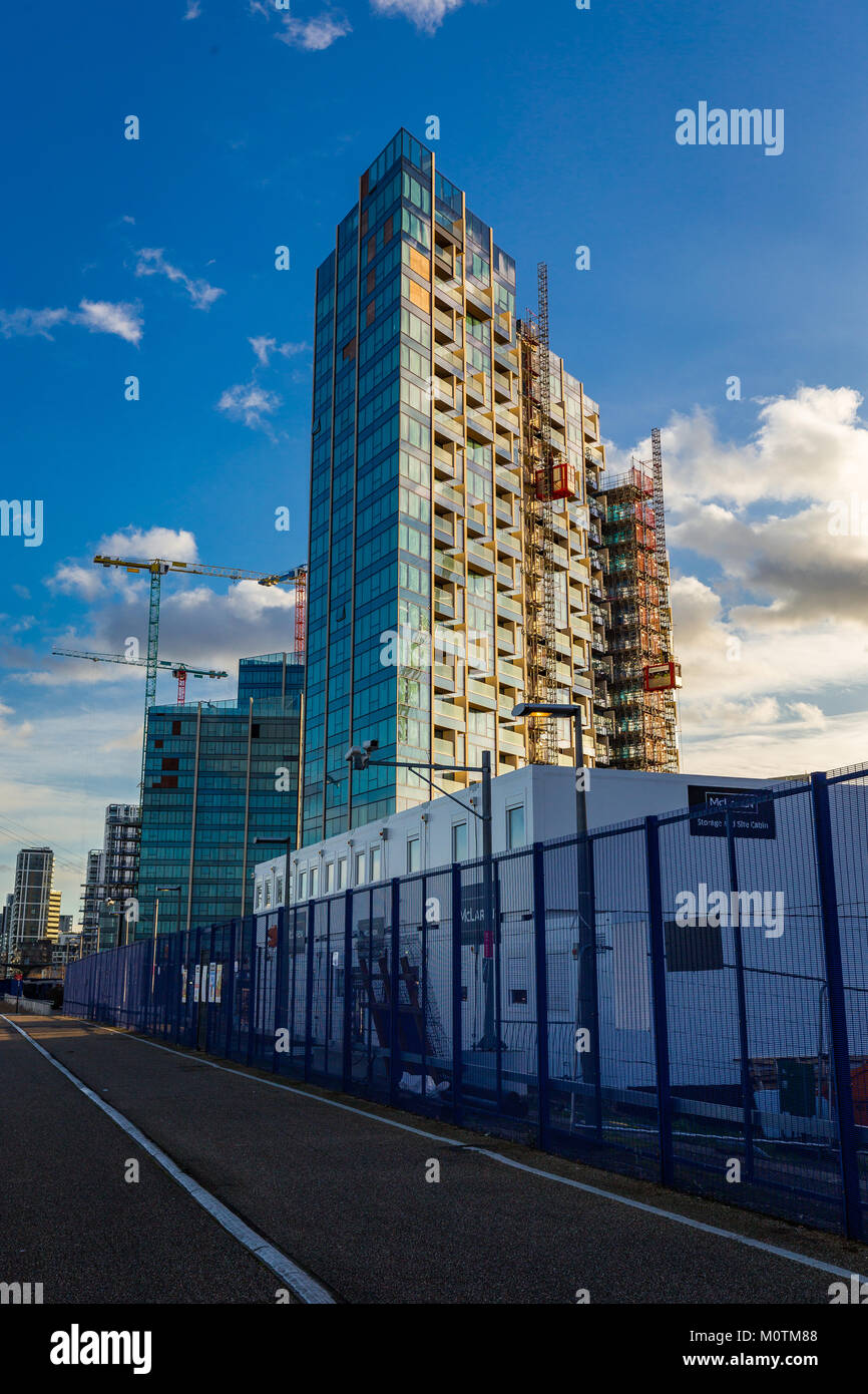 Construction of new tower block in North Greenwich, January 2018 Stock ...