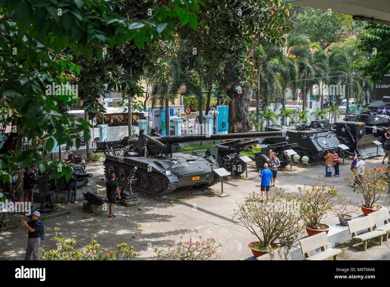 175 mm self propelled gun hi-res stock photography and images - Alamy