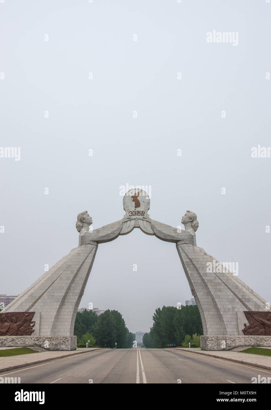 Arch of reunification monument, Pyongan Province, Pyongyang, North ...
