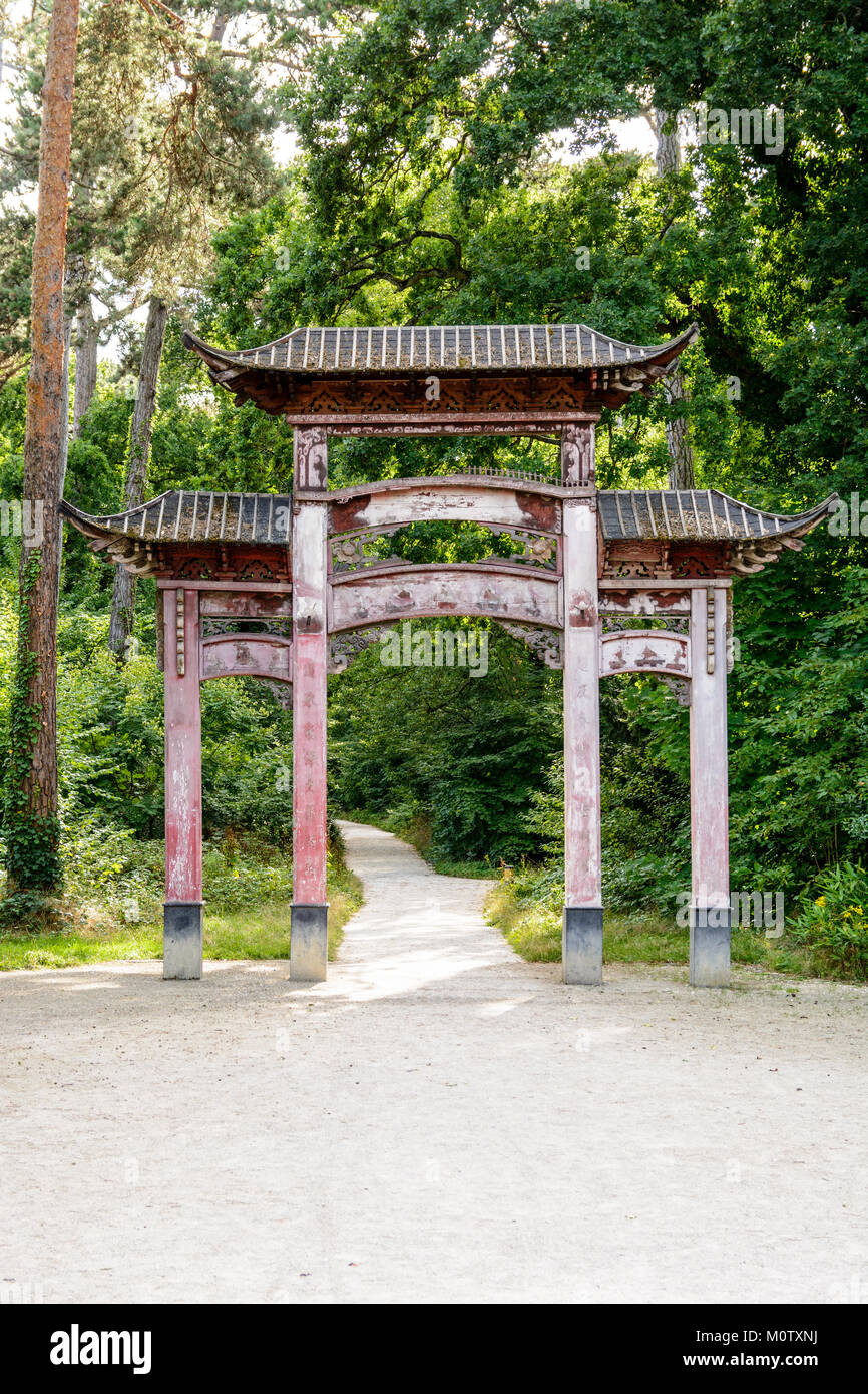 Garden portal hi-res stock photography and images - Alamy