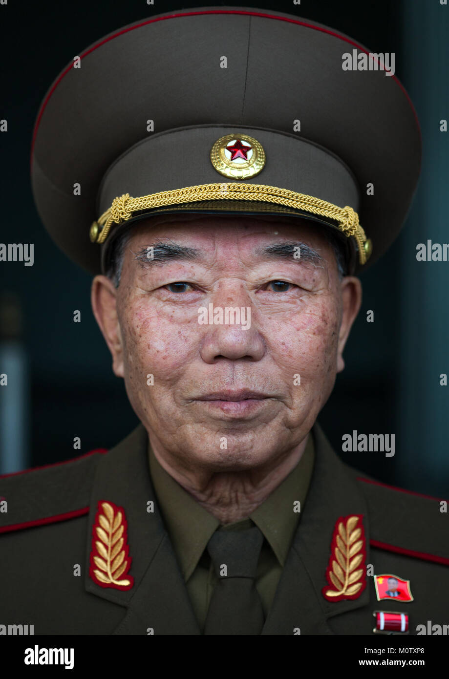 North korea military general portrait hi-res stock photography and ...