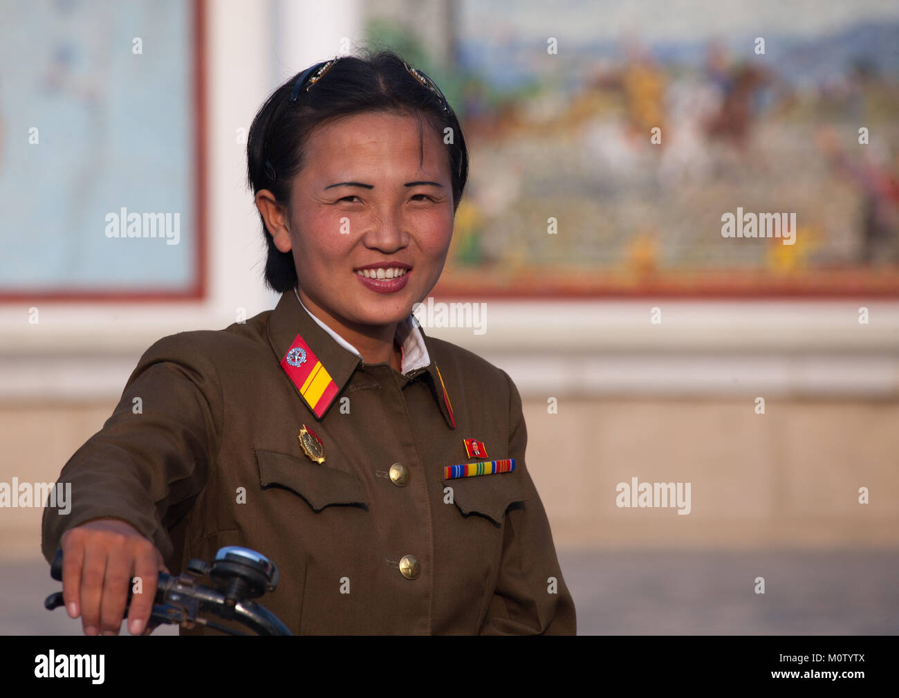 Female north korean soldiers hi-res stock photography and images - Alamy