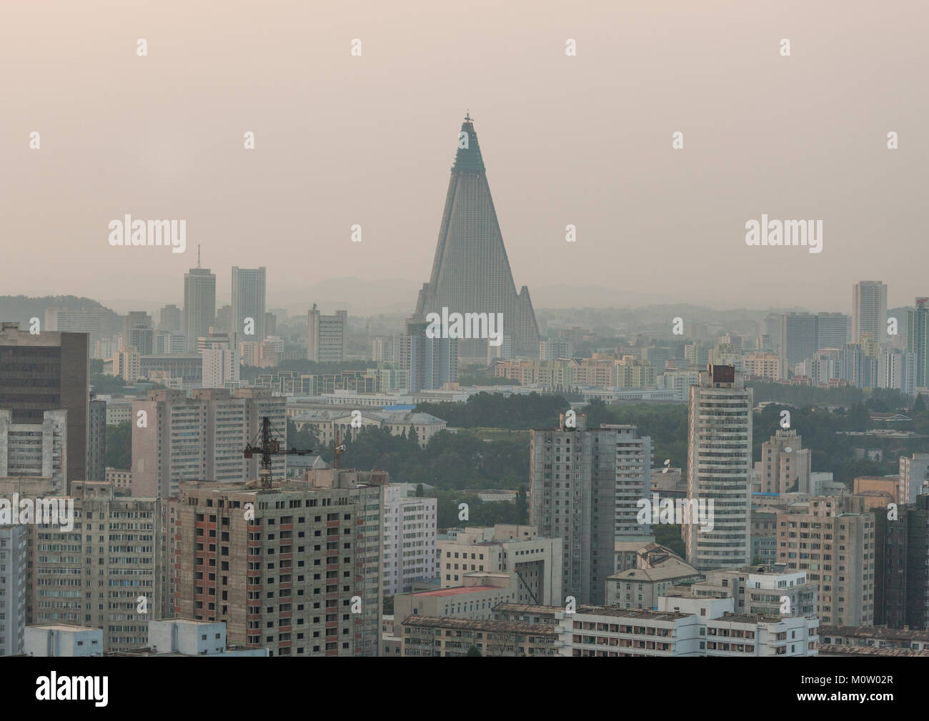 Pyramid shaped hotel hi-res stock photography and images - Alamy