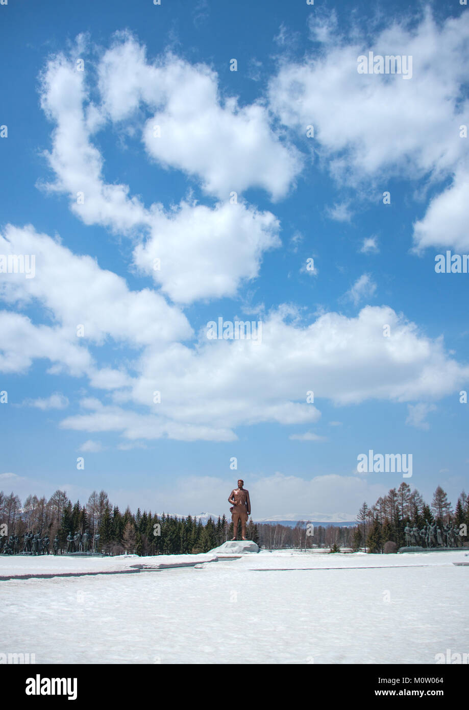 President Kim ii Sung statue on the Grand monument, Ryanggang Province ...