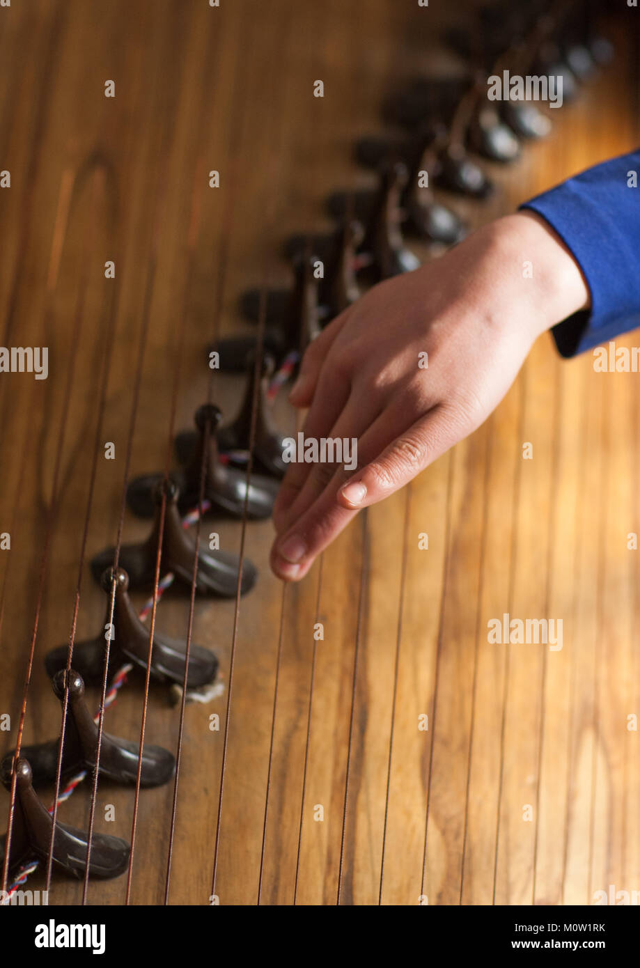 Kayagum string instrument hi-res stock photography and images - Alamy