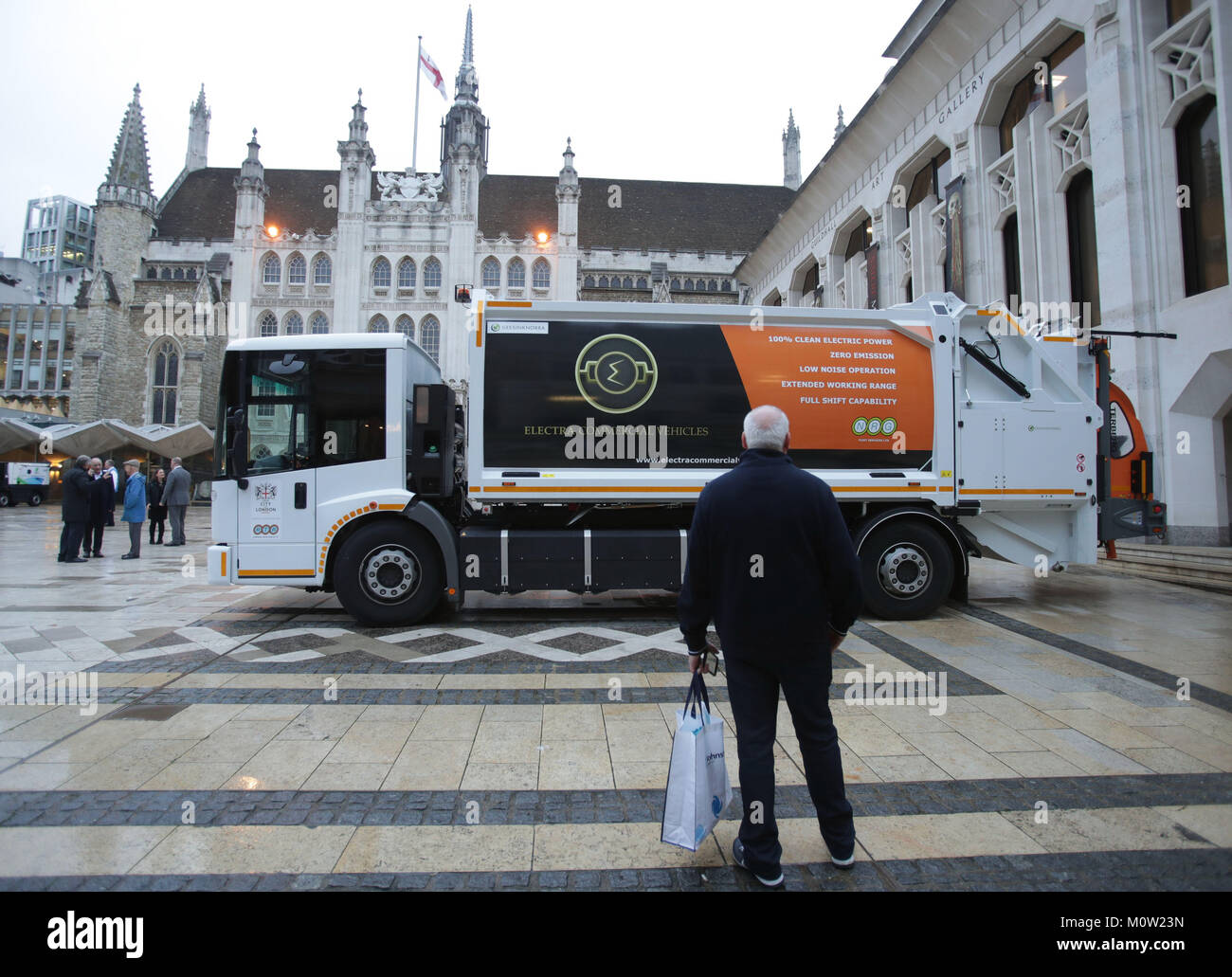 Electric refuse collection vehicle hi-res stock photography and images ...