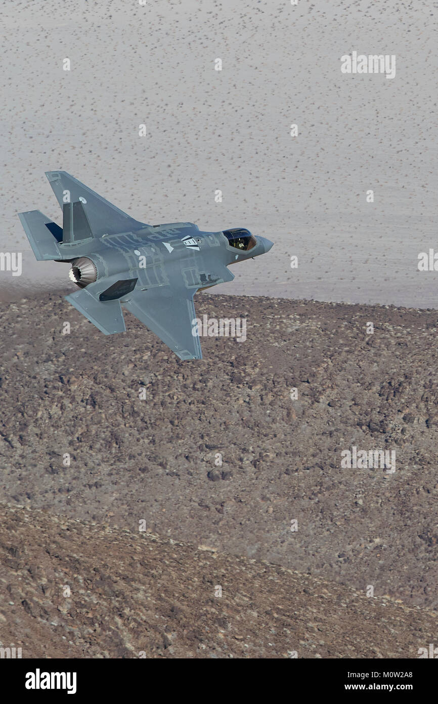 Lockheed Martin F-35A Lightning II Joint Strike Fighter (Stealth Jet ...