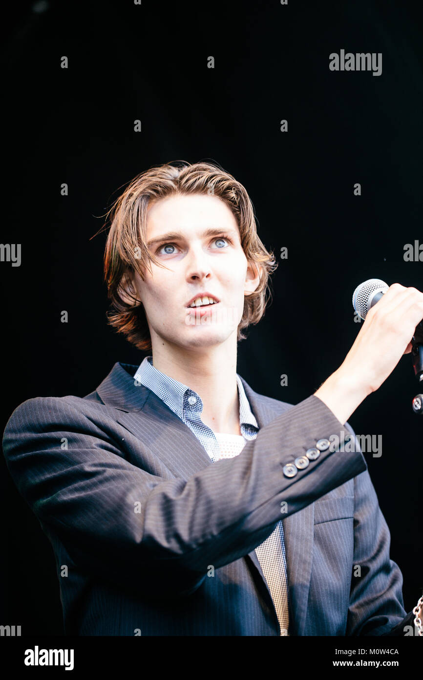 Pardans singer hi-res stock photography and images - Alamy