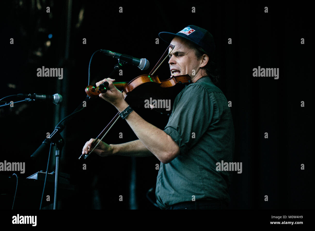 Peter broderick singer hi-res stock photography and images - Alamy