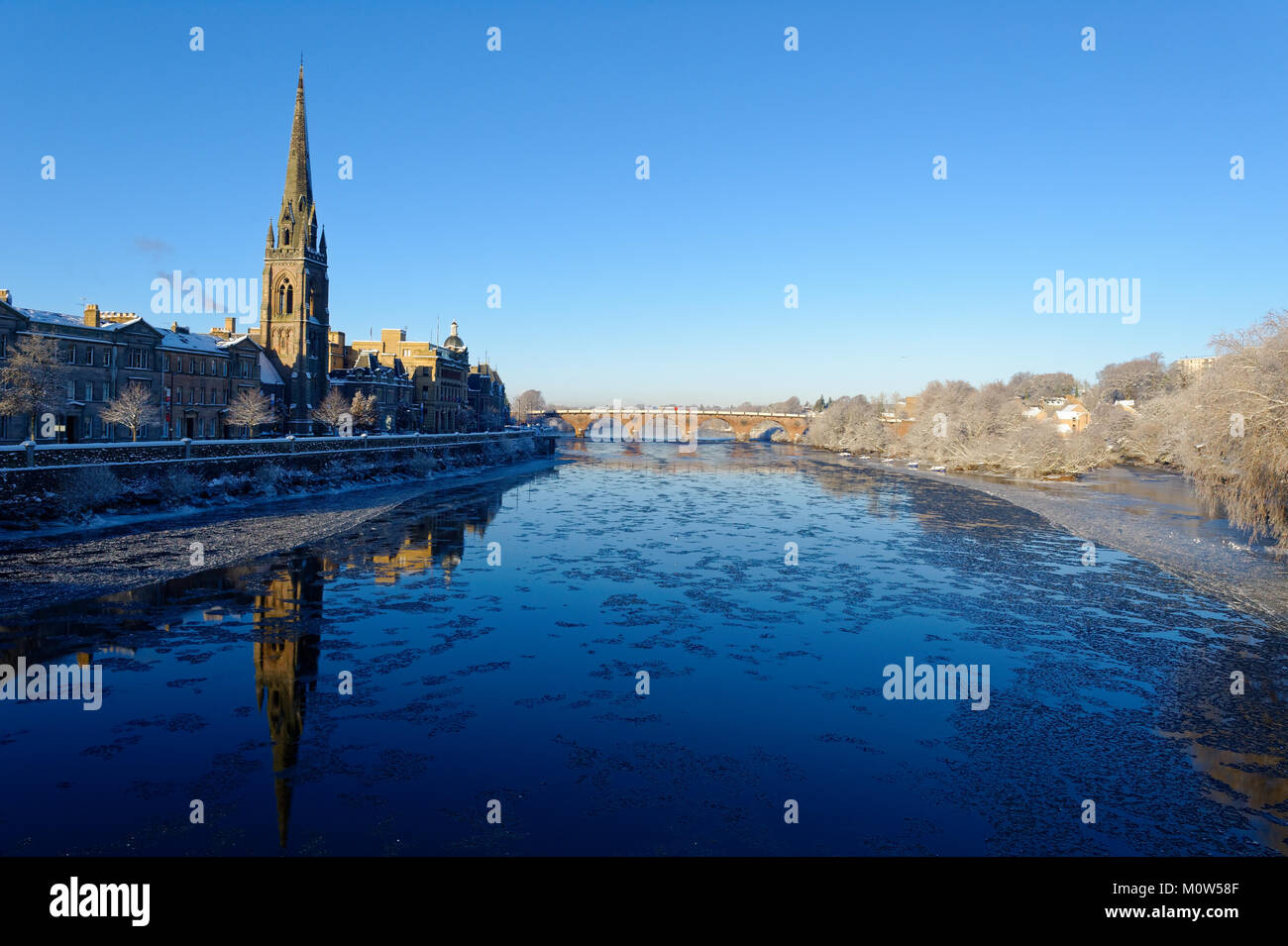 Perth scotland st matthews church hi-res stock photography and images ...
