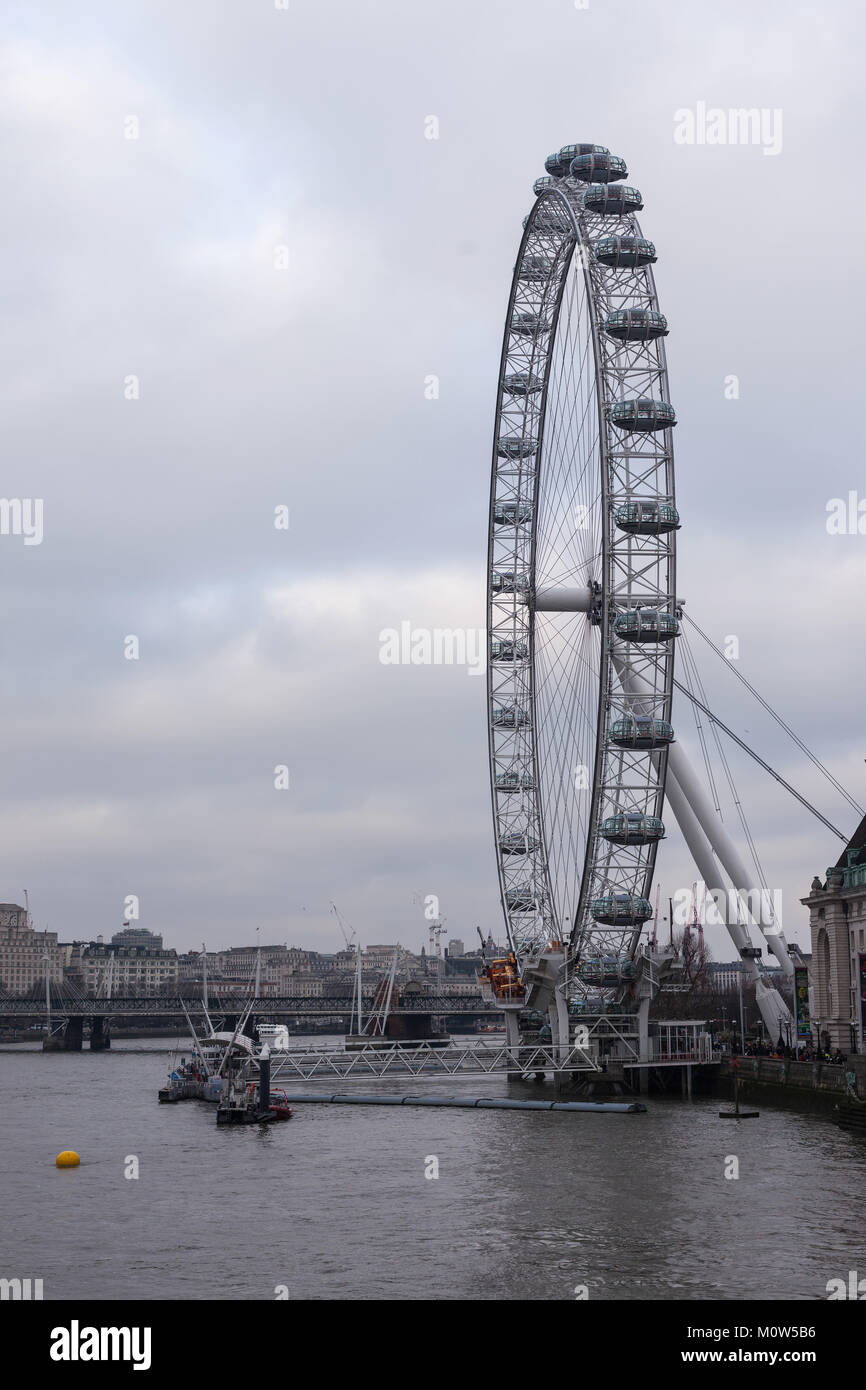 London Eye from distance (daytime Stock Photo - Alamy