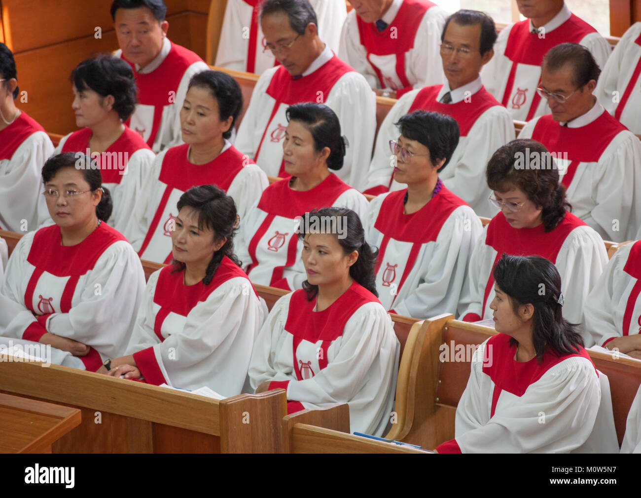 North Korean people singing in protestant Bongsu church, Pyongan ...