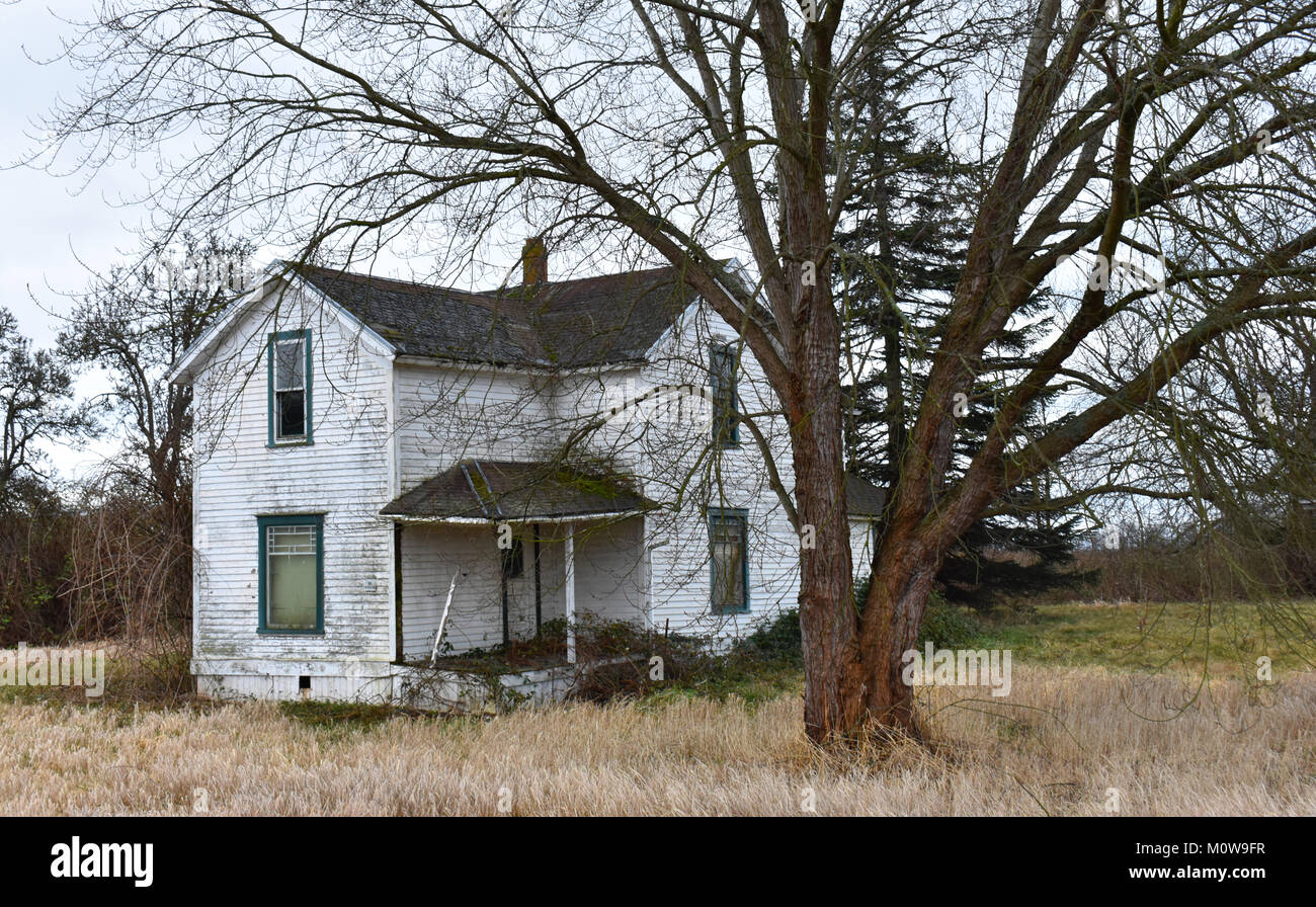 An old farmhouse in the rural countryside of the city of Ferndale ...