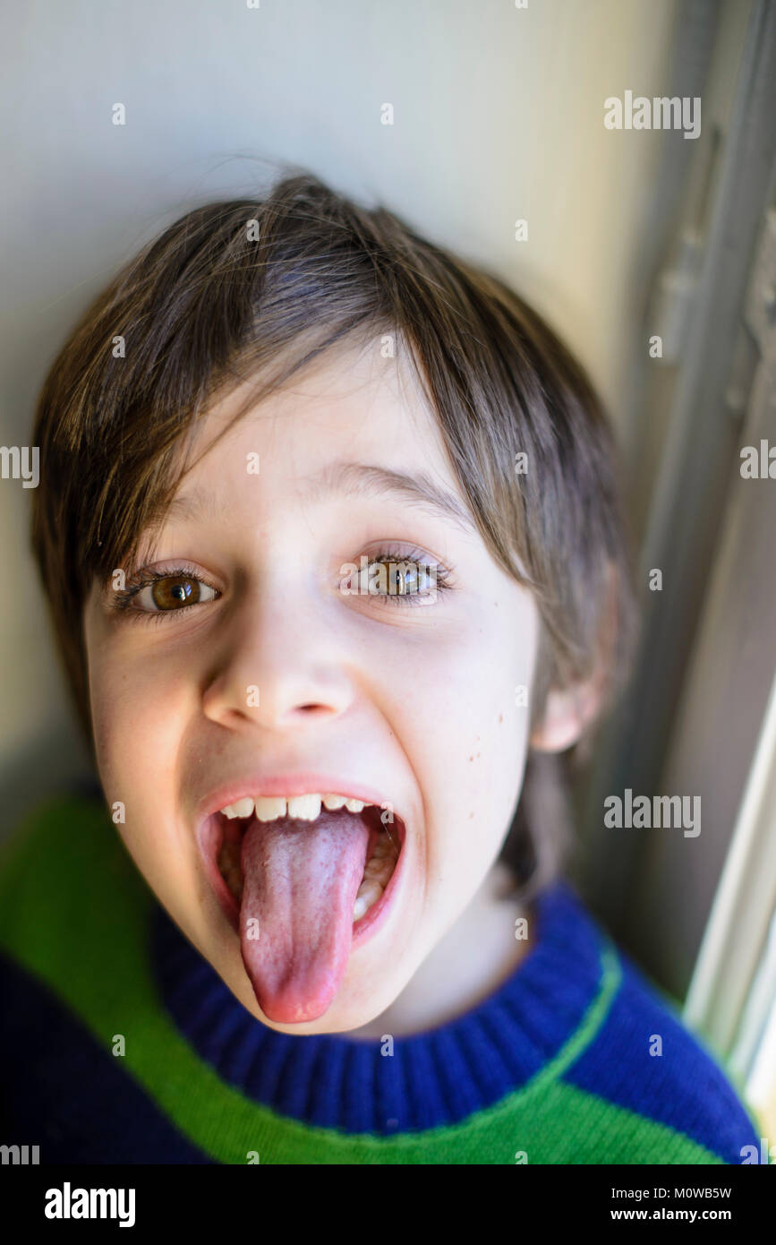 Smile grimace portrait kids hi-res stock photography and images - Alamy