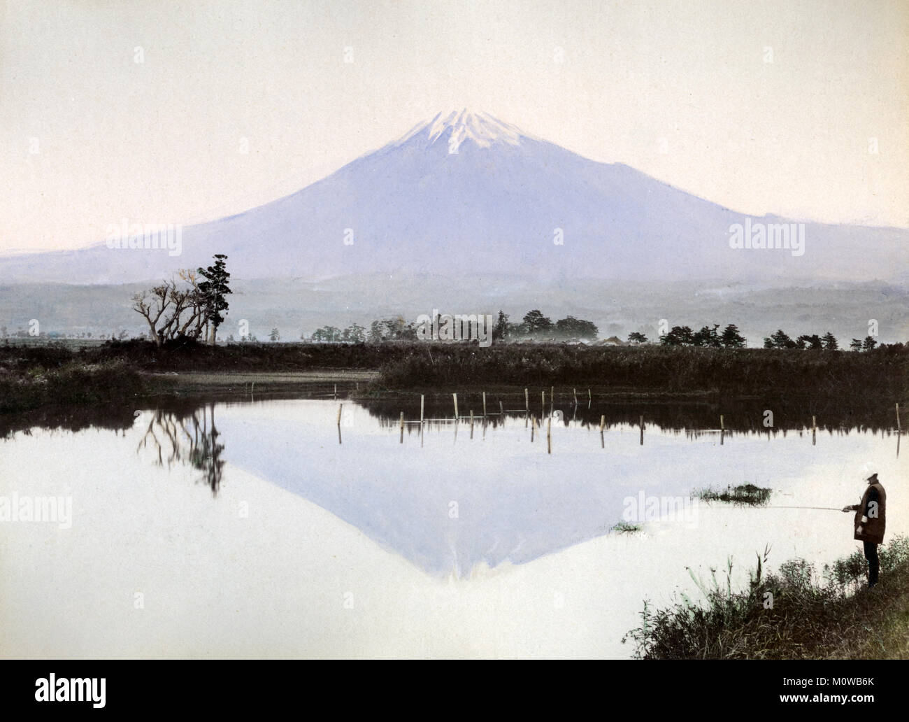 Fisherman mount fuji fishing hi-res stock photography and images - Alamy