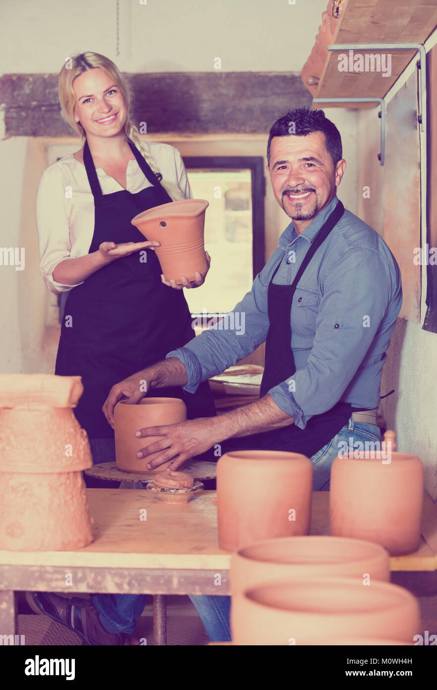 Potter making vessels hi-res stock photography and images - Alamy