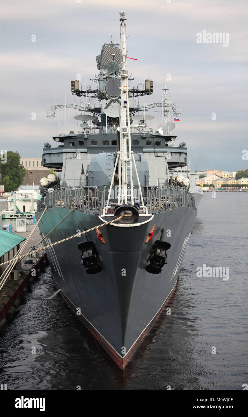 Russian Navy frigate "Yaroslav Mudry," a front view Stock Photo - Alamy