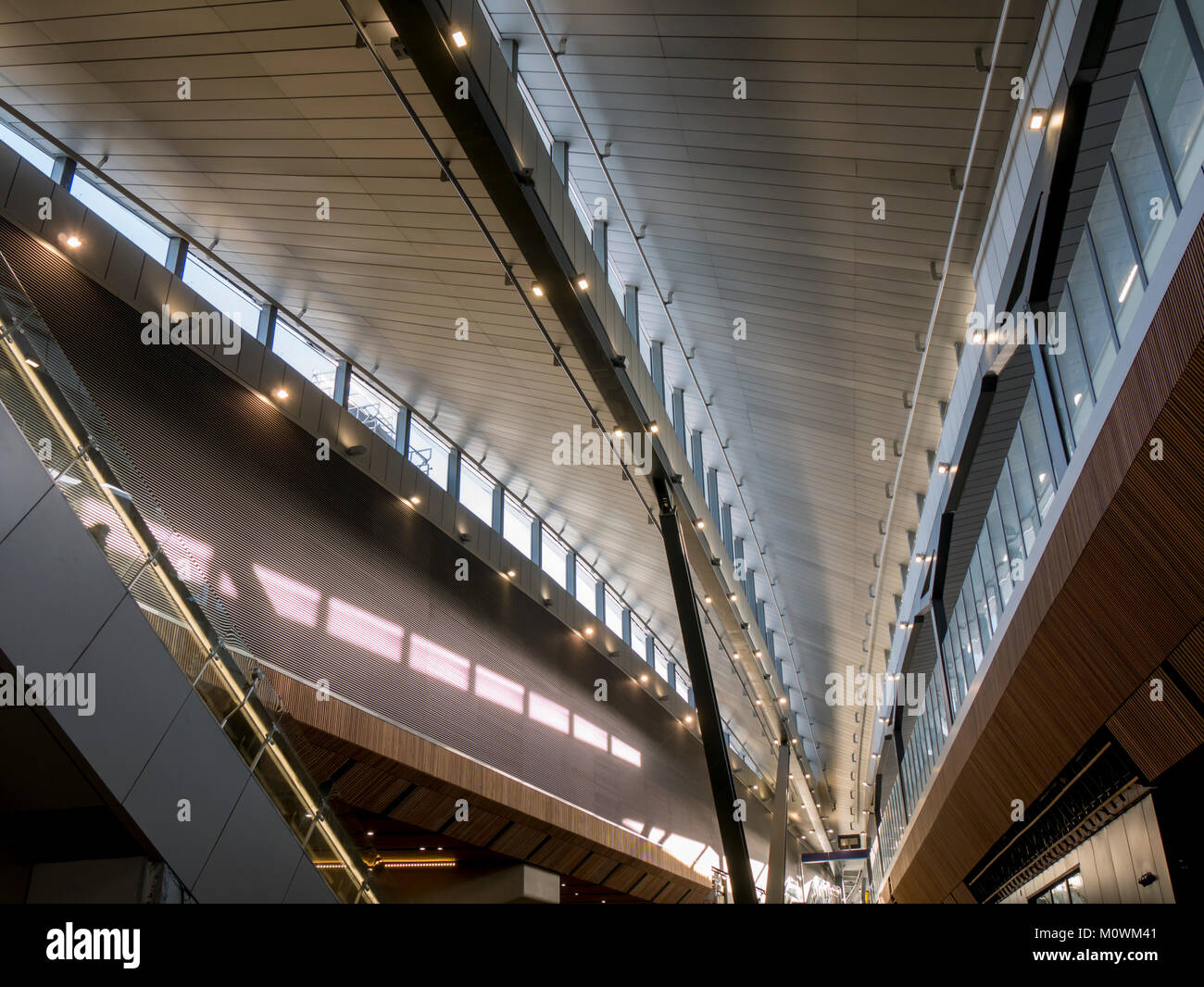 Interior london bridge train hi-res stock photography and images - Alamy