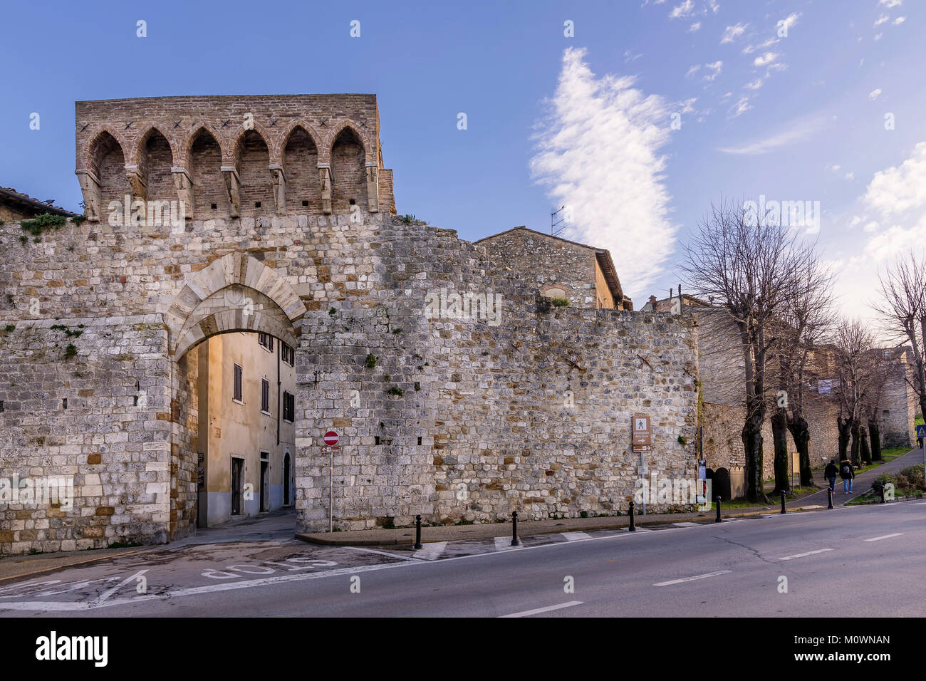 Porta San Matteo, San Gimignano, Siena, Tuscany, Italy Stock Photo - Alamy