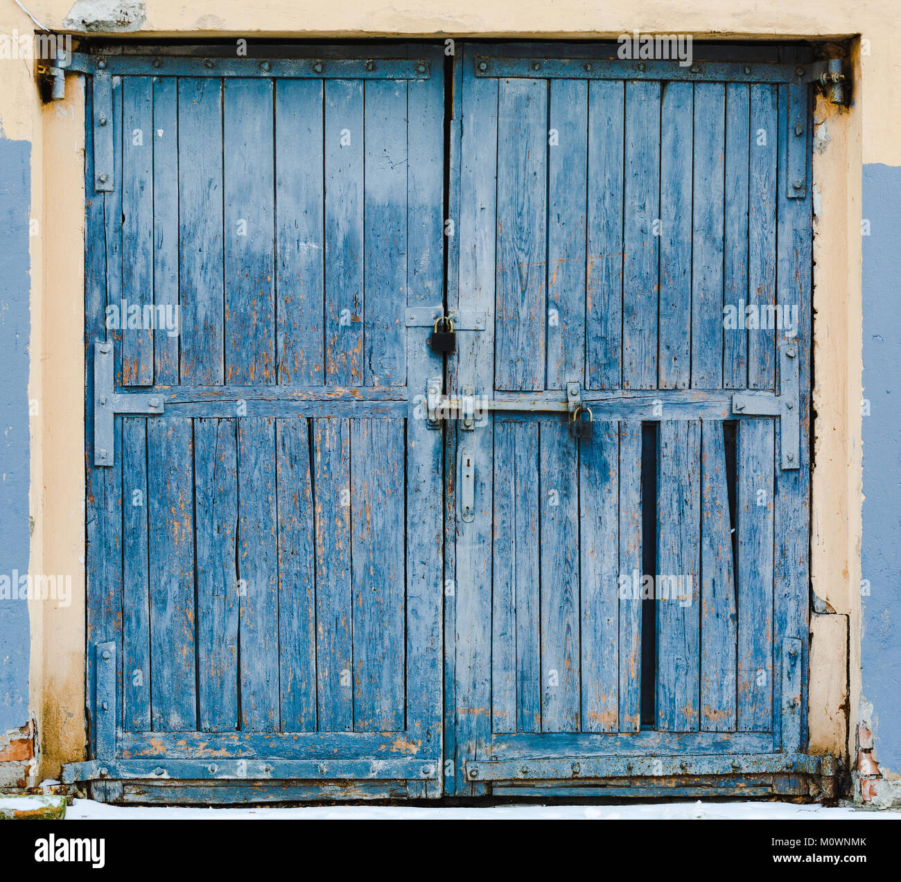 Old blue painted doors hi-res stock photography and images - Alamy