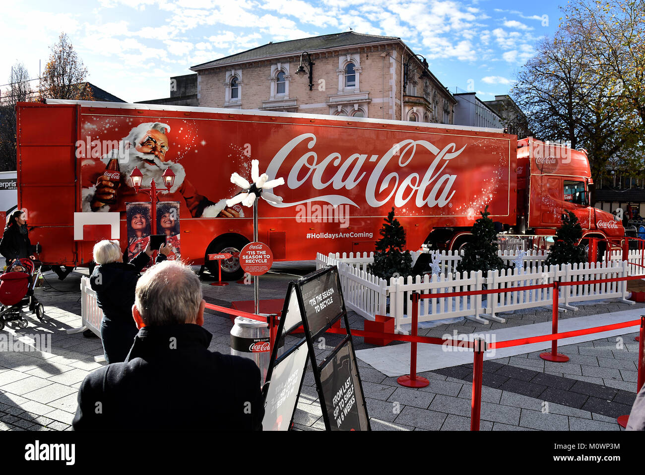 Coca cola truck lorry usa hi-res stock photography and images - Alamy