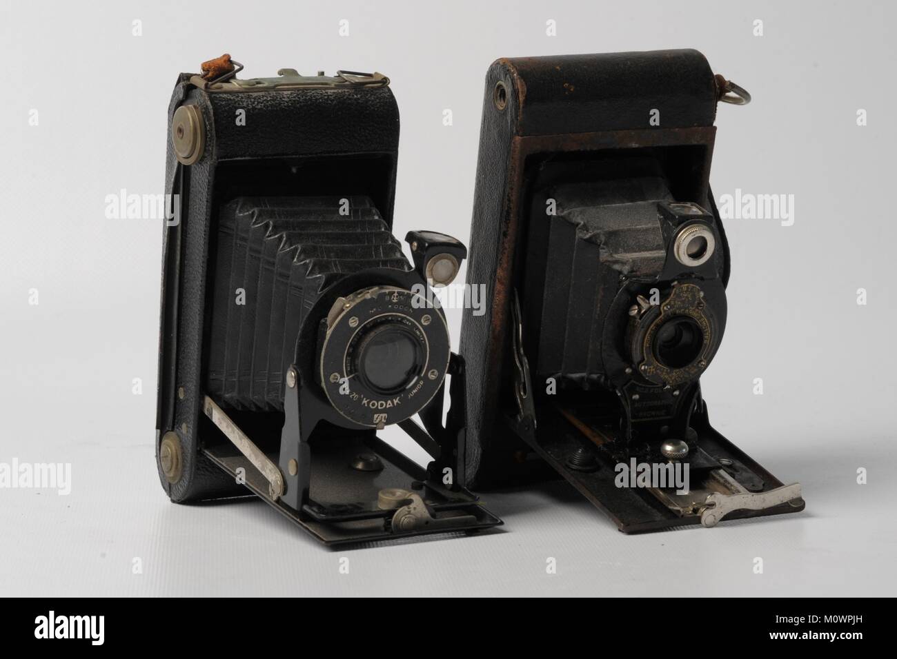 Classic old film cameras Stock Photo - Alamy