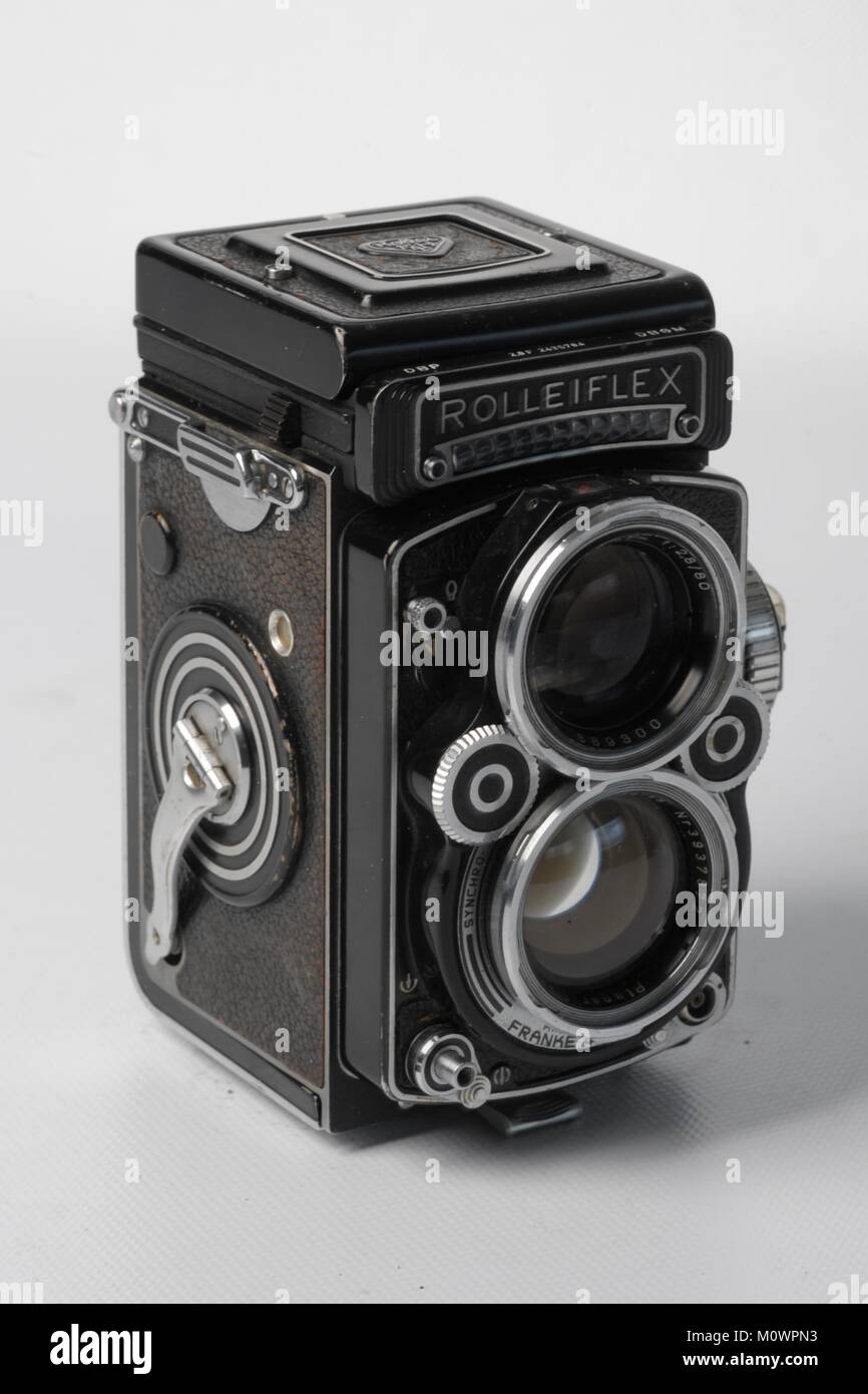 Classic old film cameras Stock Photo - Alamy