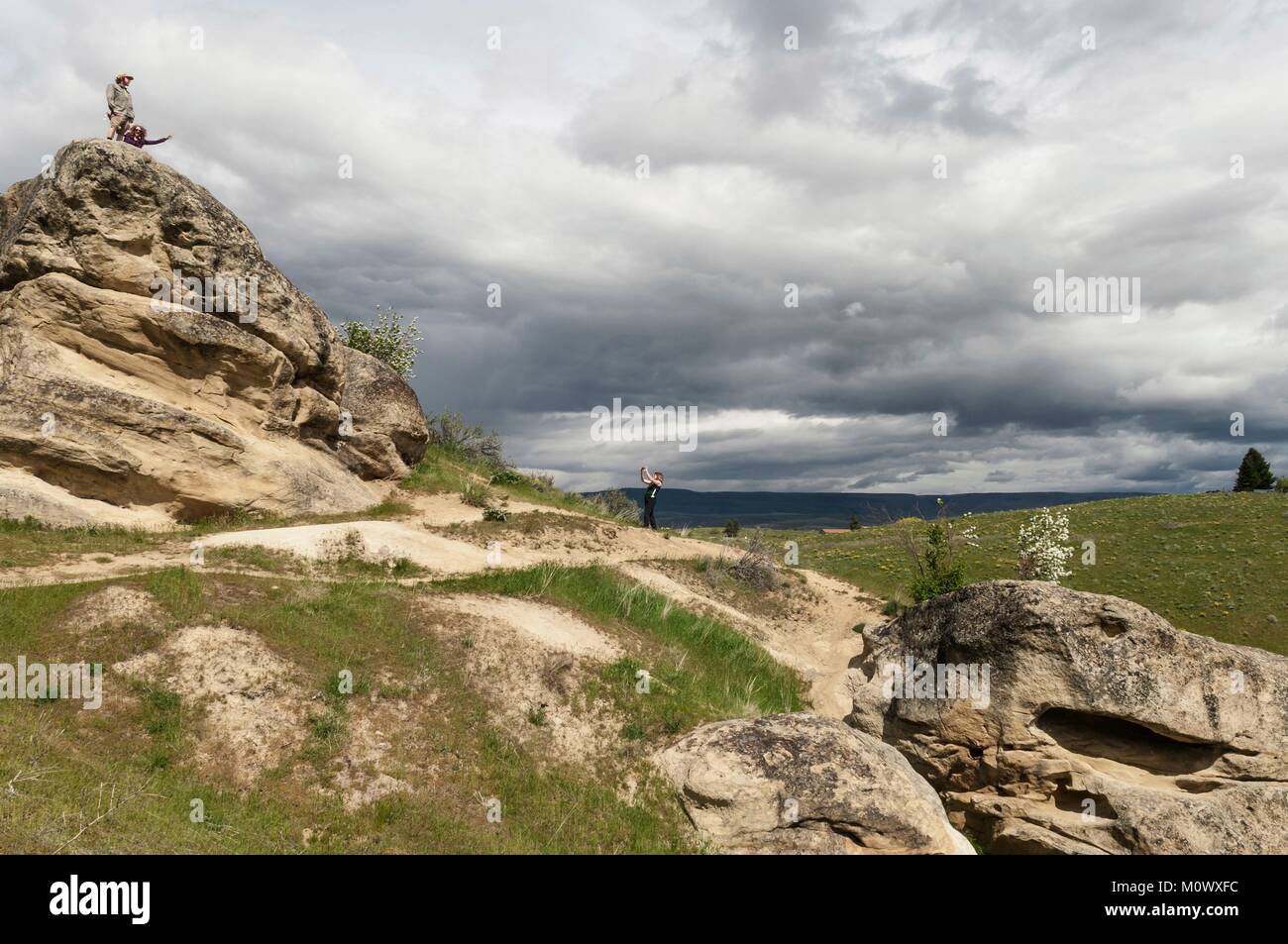 Cascade foothills hi-res stock photography and images - Alamy