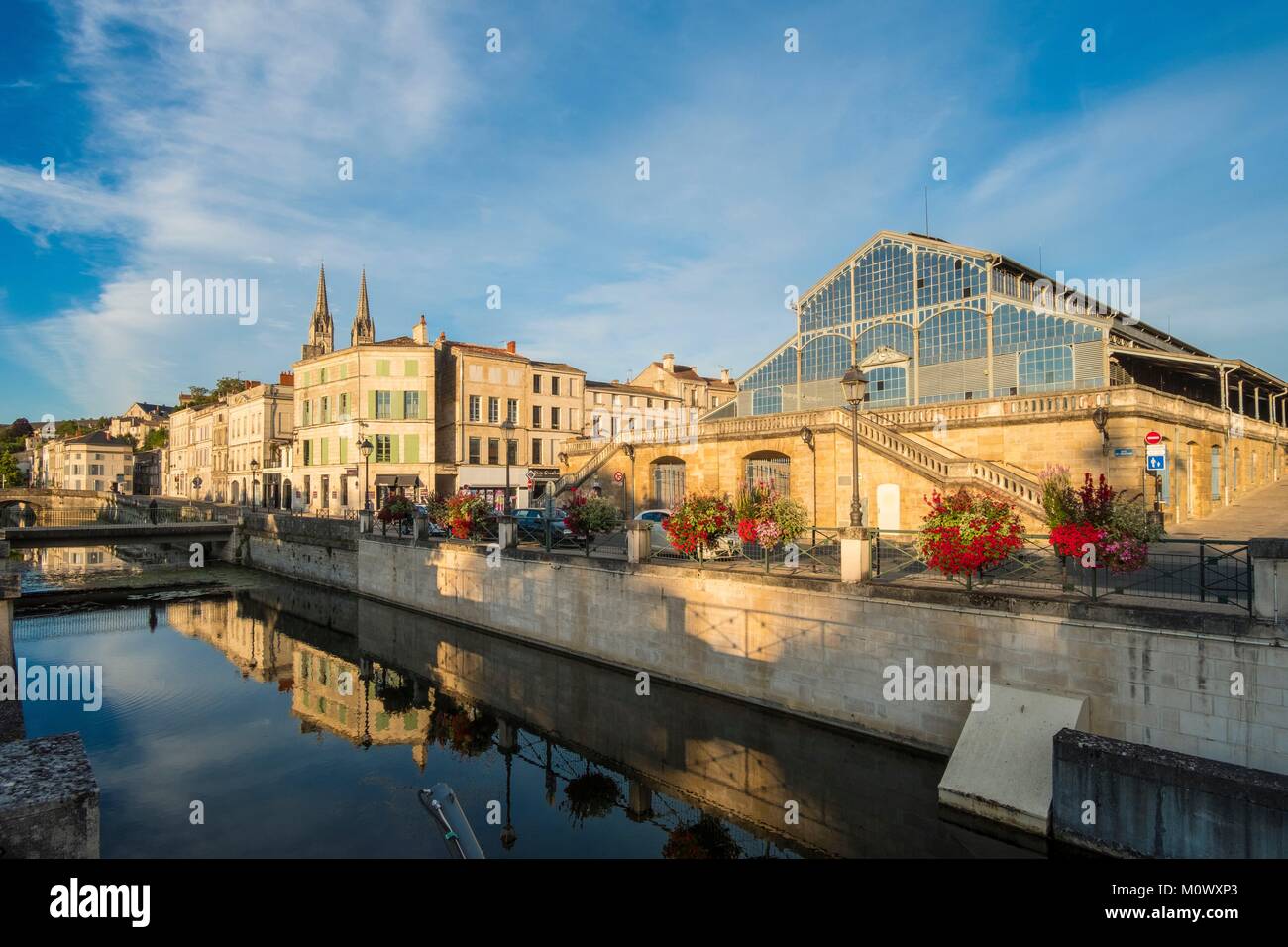 Marais poitevin regional park hi-res stock photography and images - Alamy