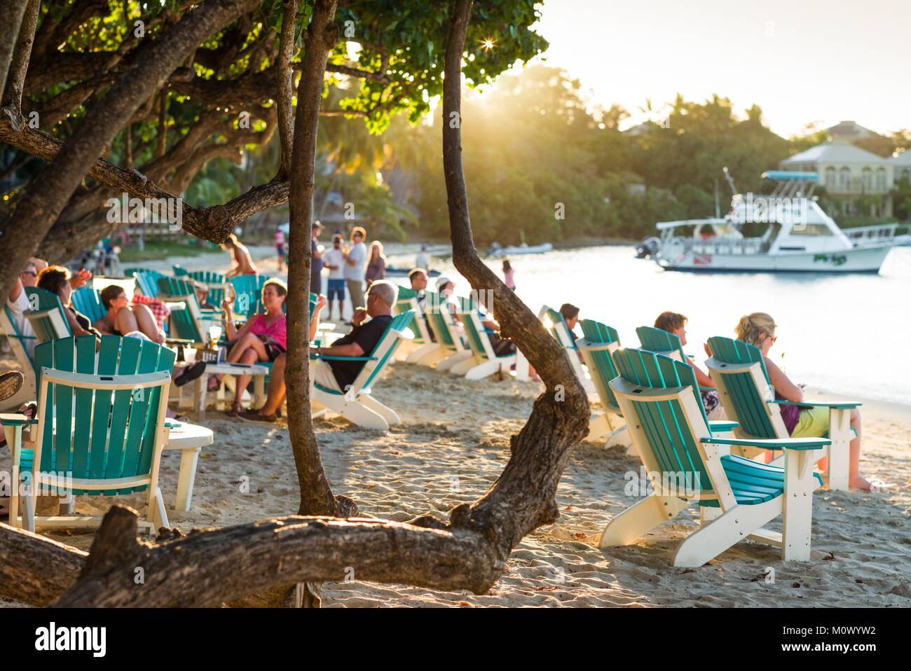 Cruz bay beach with people hi-res stock photography and images - Alamy