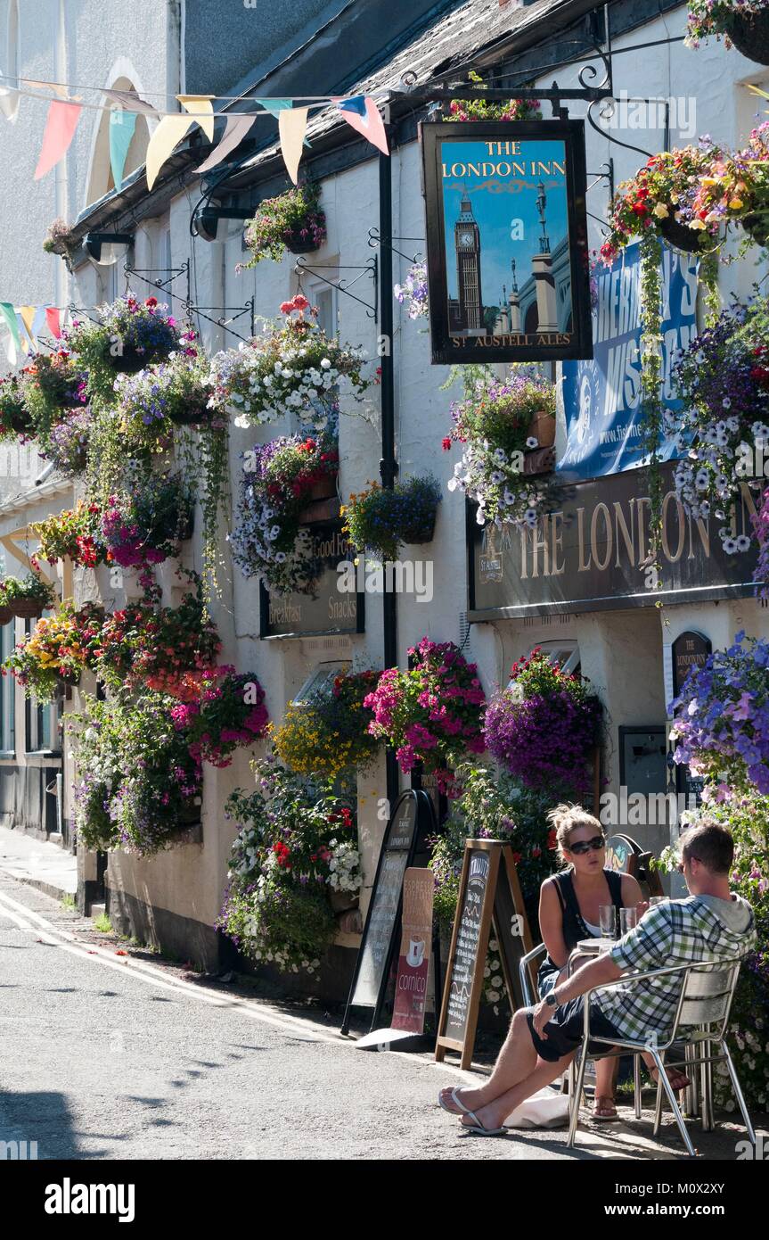 United Kingdom,Cornwall,Padstow,The London Inn pub Stock Photo - Alamy