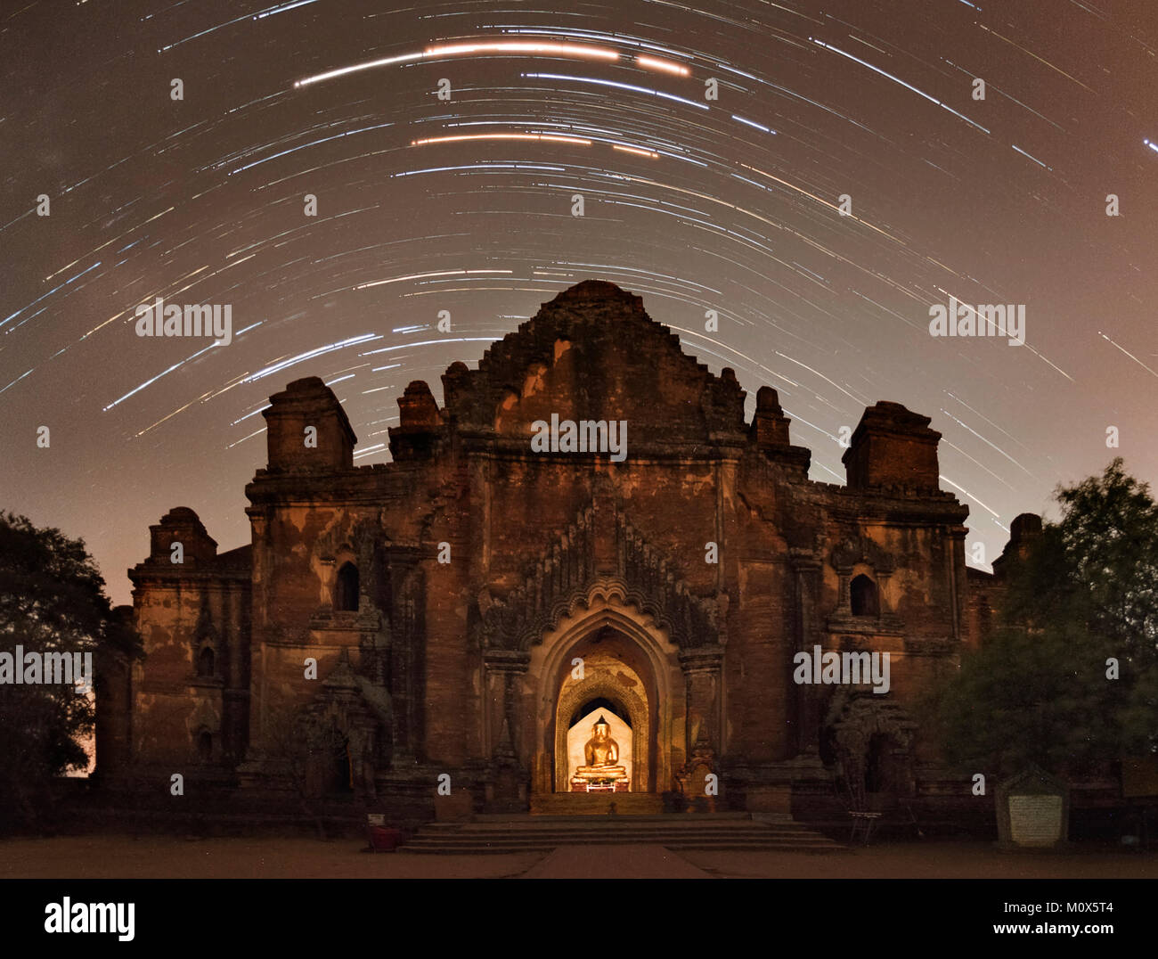 Old bagan starry sky hi-res stock photography and images - Alamy