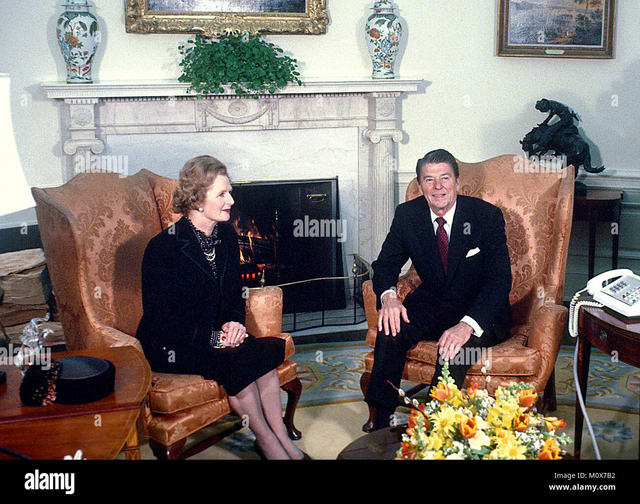 Reagan and thatcher 1981 hi-res stock photography and images - Alamy