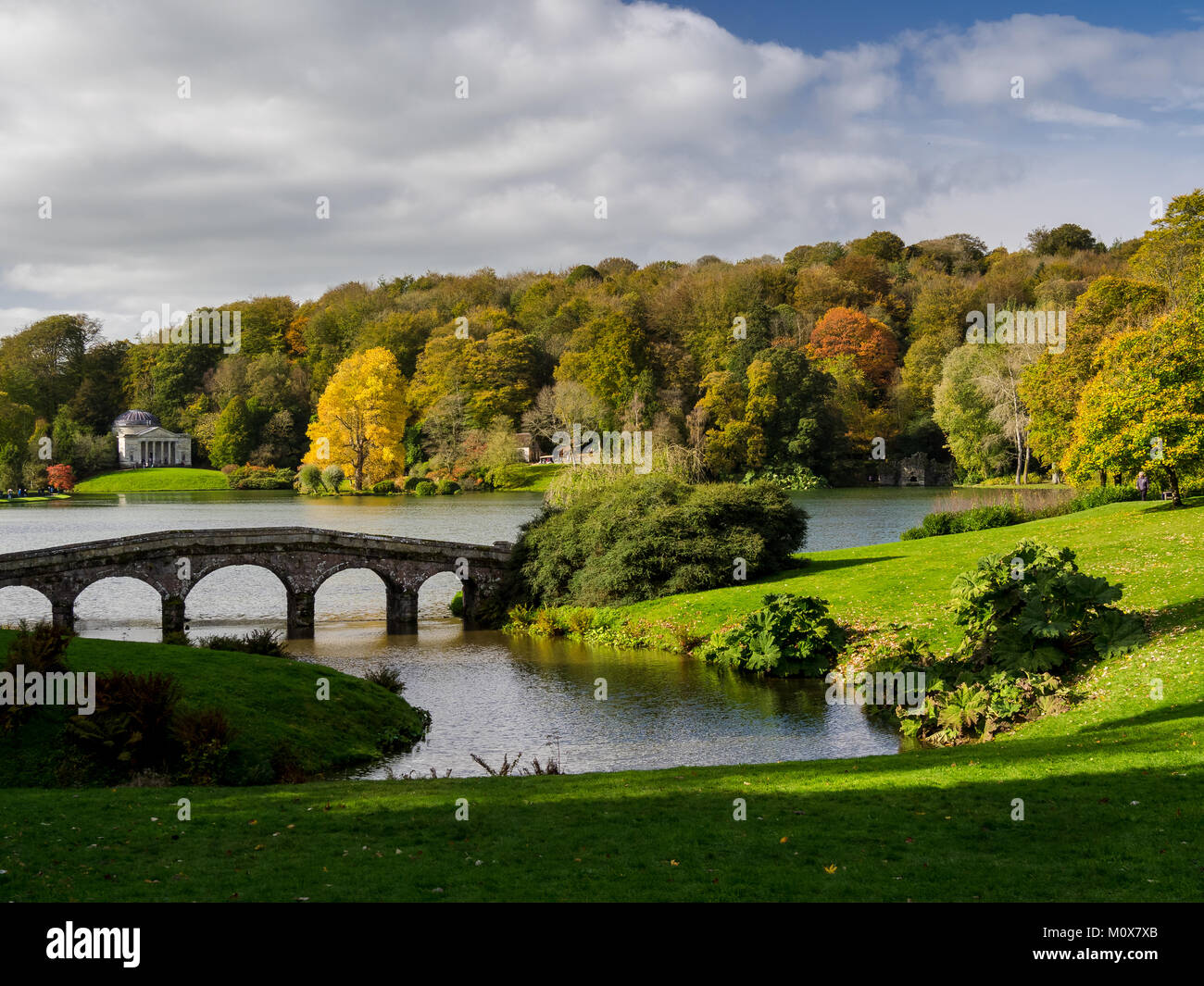 Autumn stourhead wiltshire england hi-res stock photography and images ...