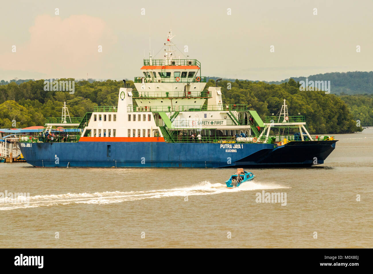 Menumbuk terminal hi-res stock photography and images - Alamy