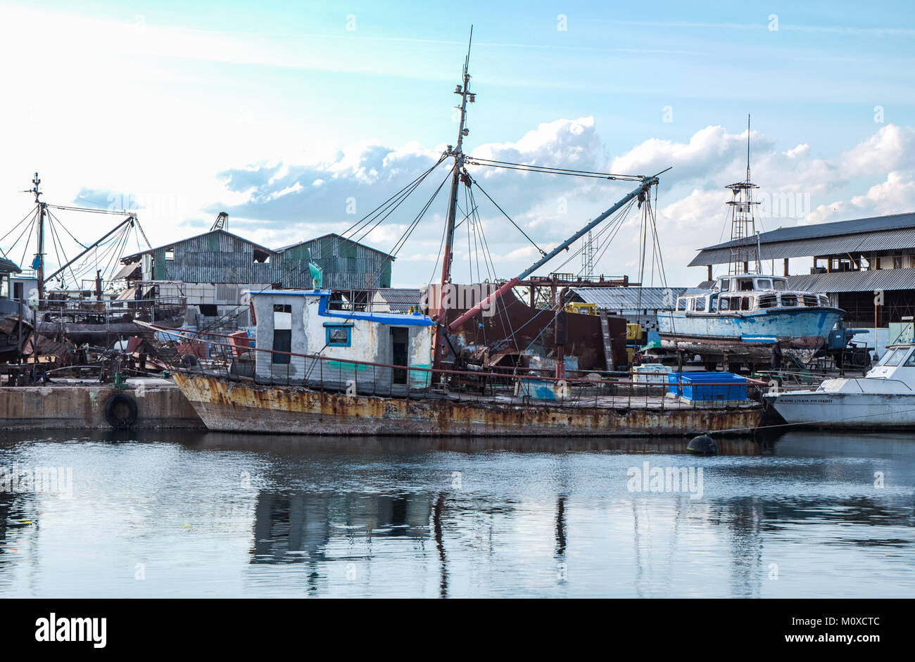 Cuban boats hi-res stock photography and images - Alamy